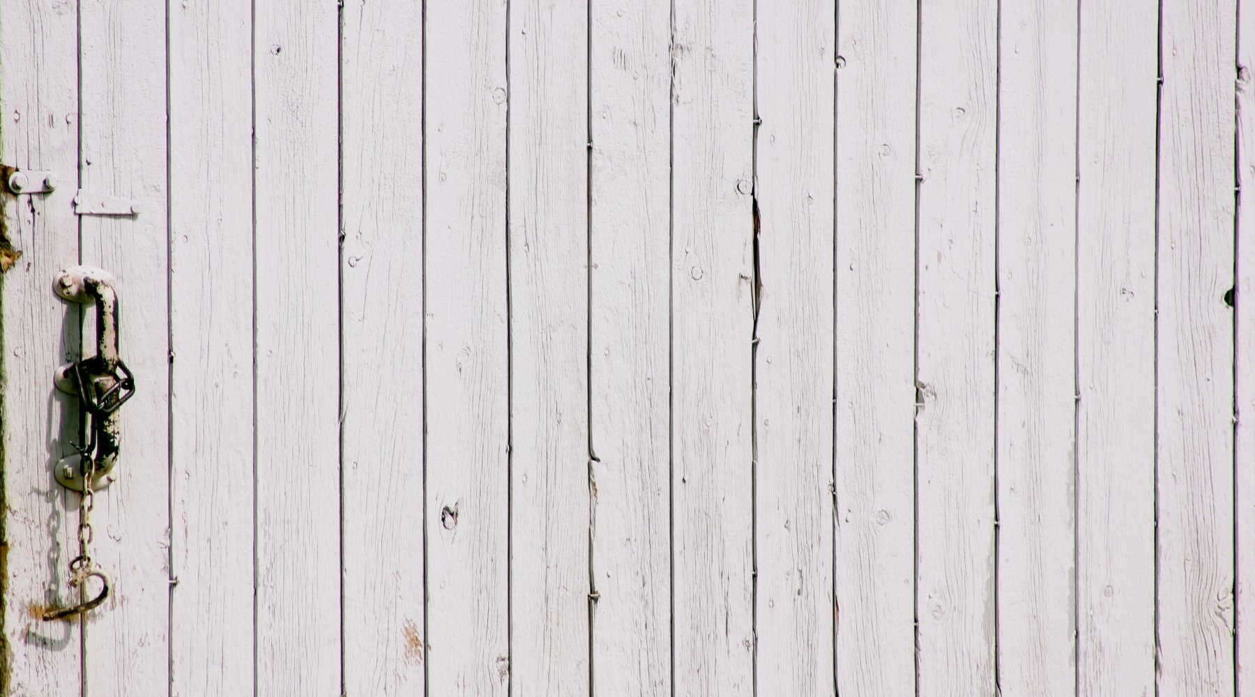How to Paint a Barn: Long-Lasting Protection for Wooden and Metal Barn