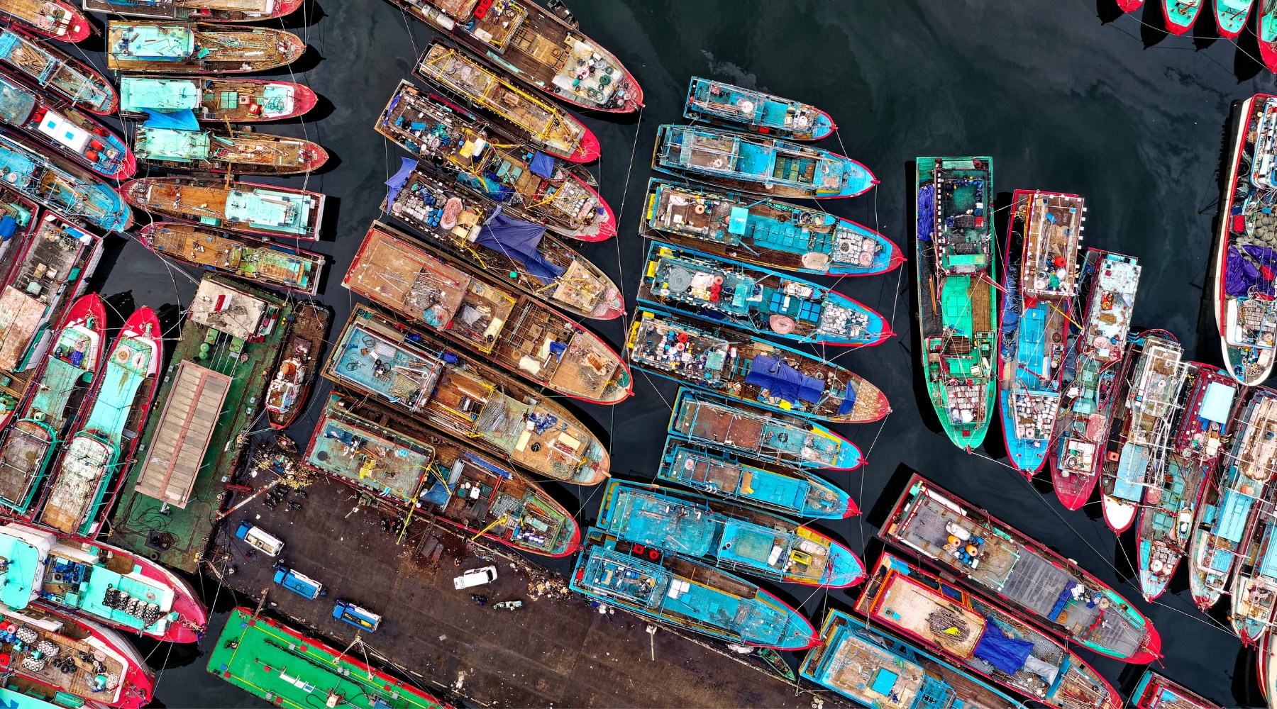 How to Paint Boat Docks: Waterproof and Slip-Resistant Solutions