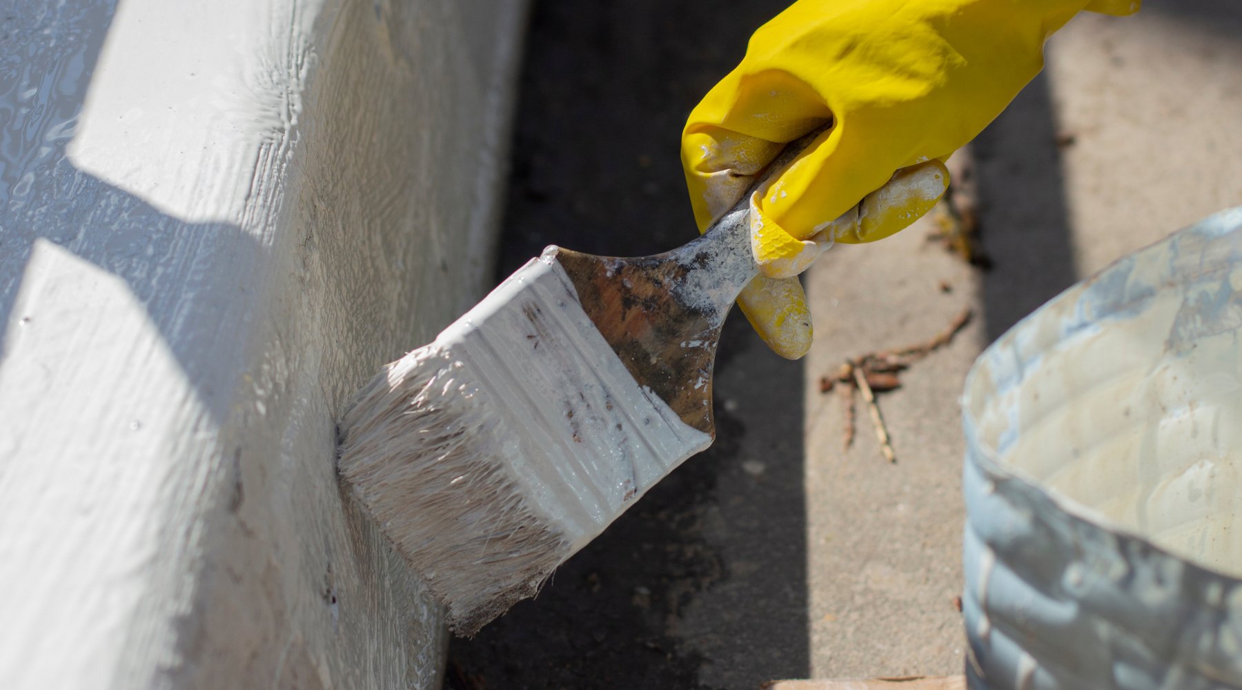 How to Paint Driveway Borders and Edges: Reviving Tarmac and Concrete